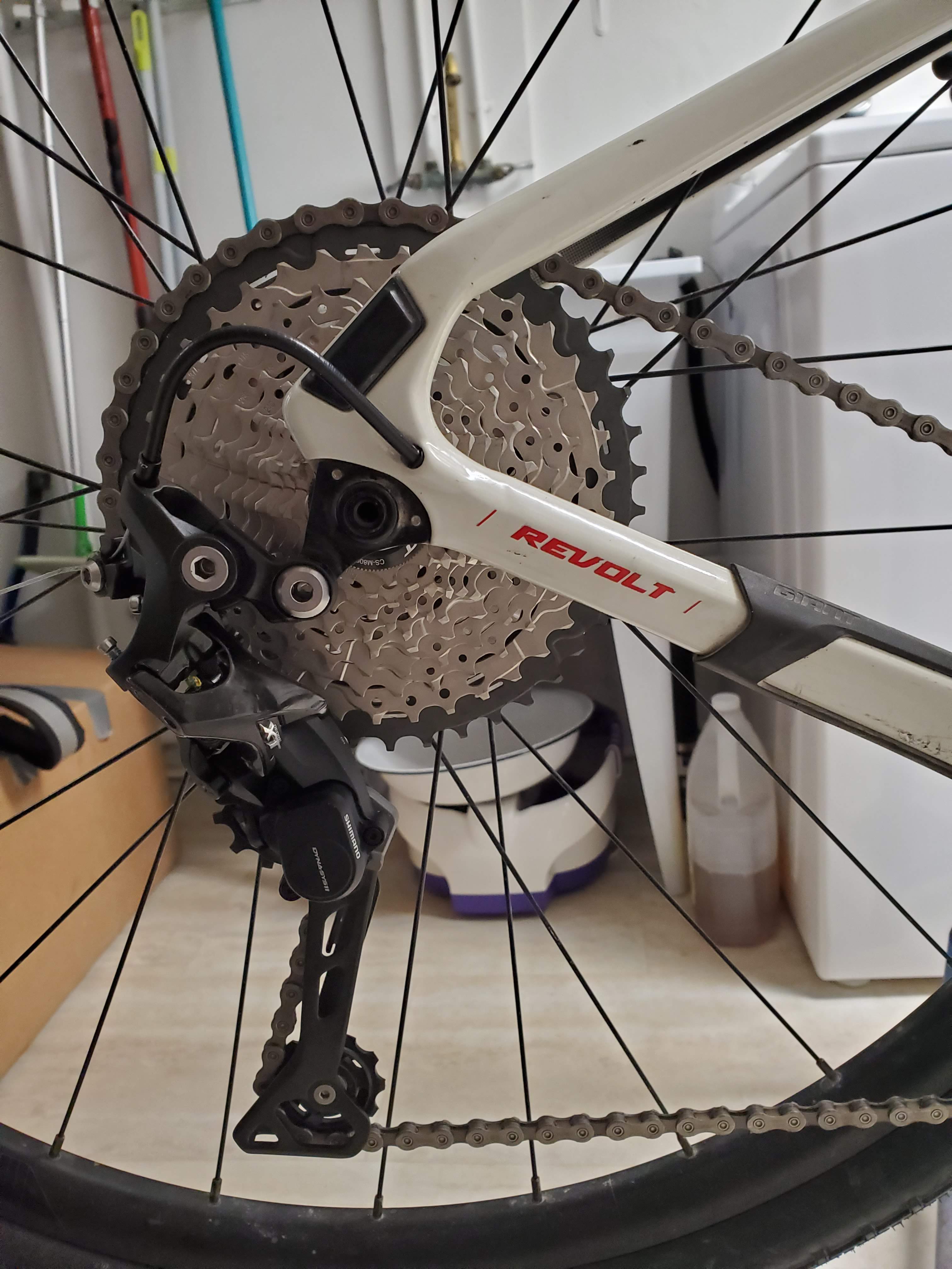 Installing Wolf Tooth Tanpan SH11 to allow wide-range mtb cassette on ...